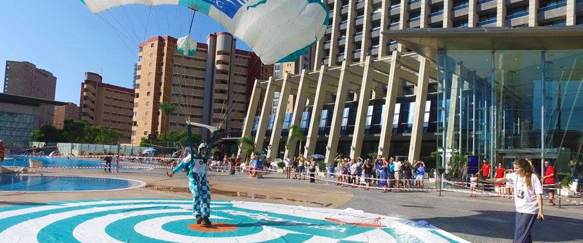 Championnat du monde de Base jump à l'hôtel Bali à Benidorm